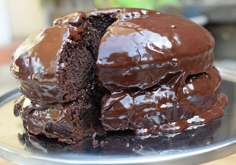 Decadent And Moist Chocolate Mud Cake Recipe - AllSpice Blog