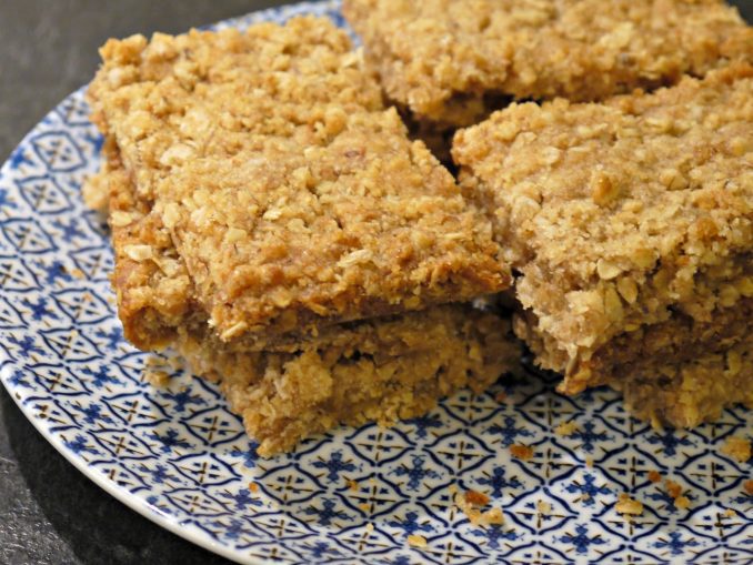 Apple Crisp Without Oatmeal Recipe - AllSpice Blog