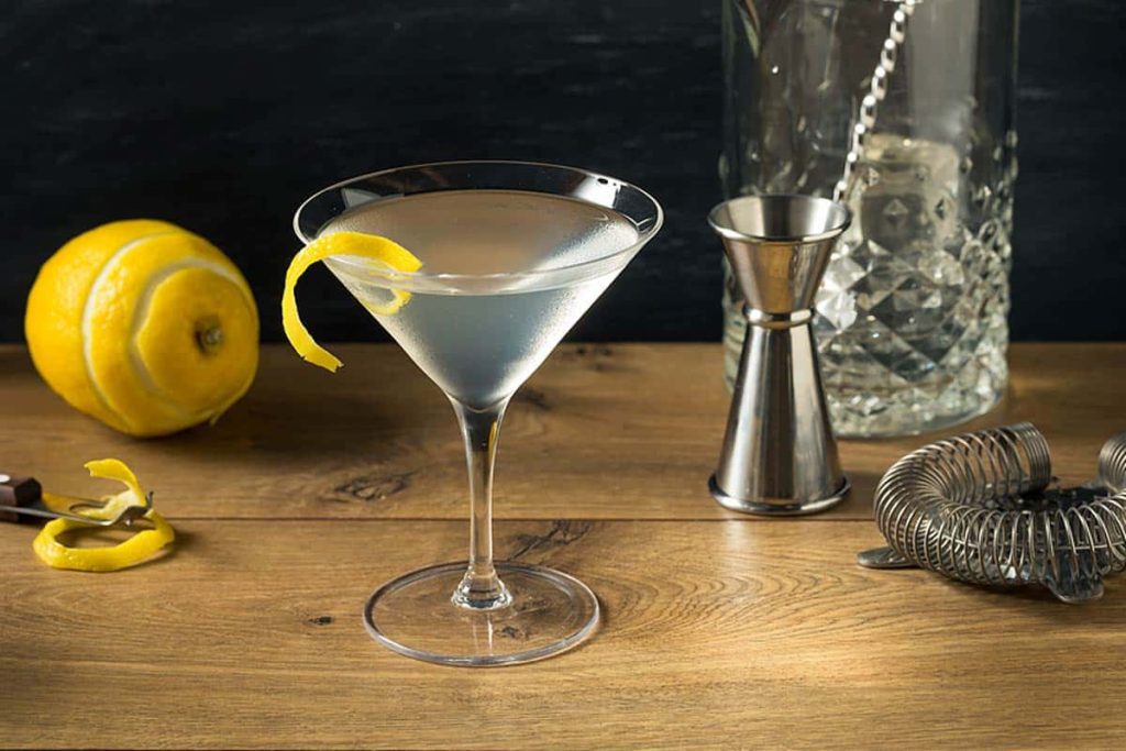 How To Make A Classic Gin Martini - AllSpice Blog
